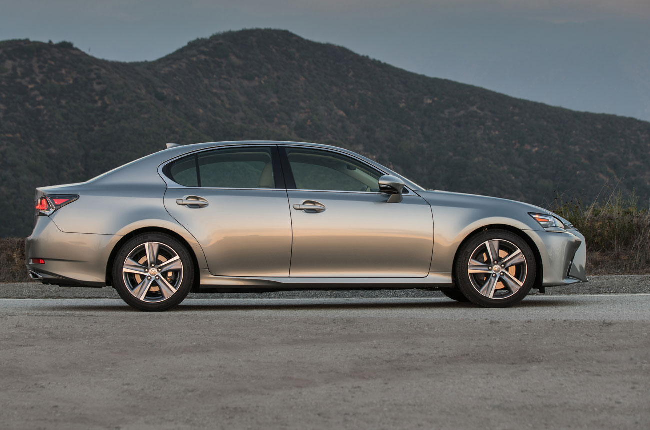 Lexus GS 350 F-Sport 2018 - Conduciendo.com